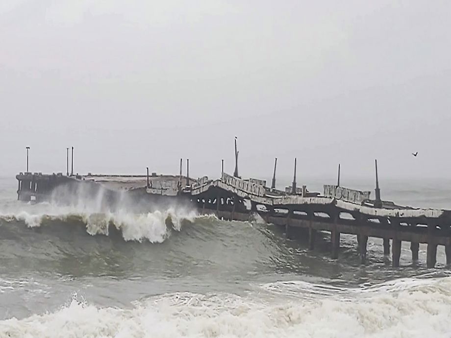 Bridge Collapse in Uttar Pradesh Amid Storm Claims Six Lives | Law-Order