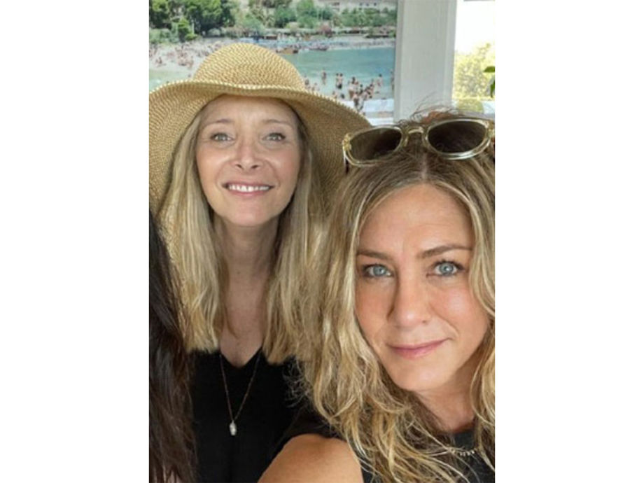 Friends Reunited: Aniston and Kudrow's Insightful Take on AI ...
