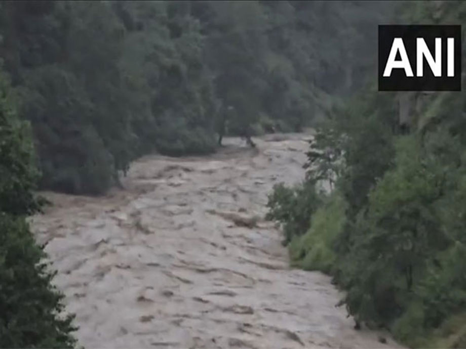 Relentless Rainfall Swamps Jammu & Kashmir: Flash Floods, Alerts Issued ...