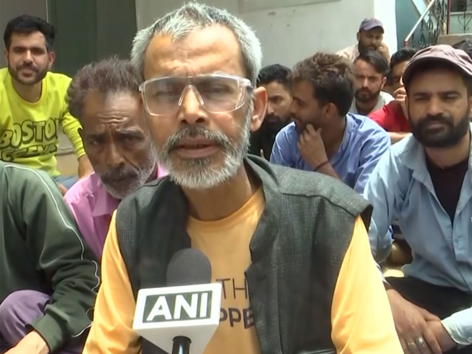 Doda's Sanitation Workers Intensify Protest for Rights | Headlines