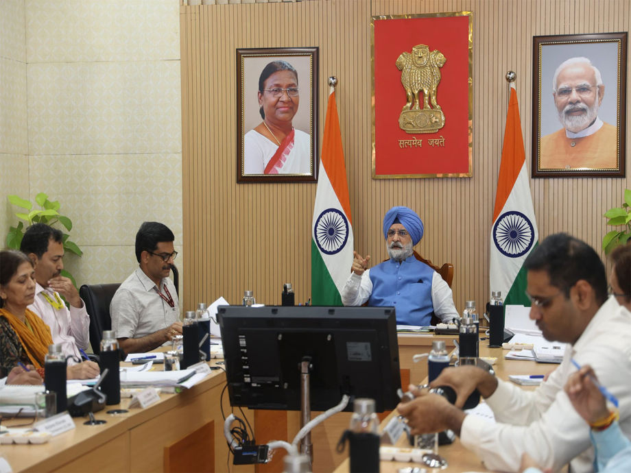 LG VK Saxena reviews DDA plan to restore 77 water bodies in Delhi ...