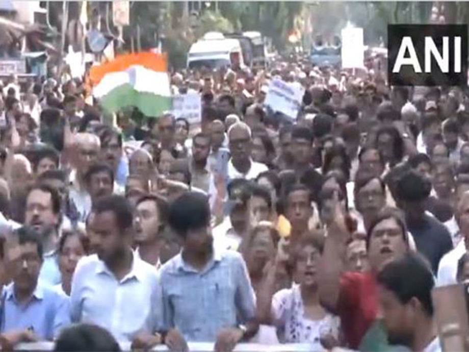 Bageshwar Dham Sarkar's March for Hindu Unity Begins | Entertainment
