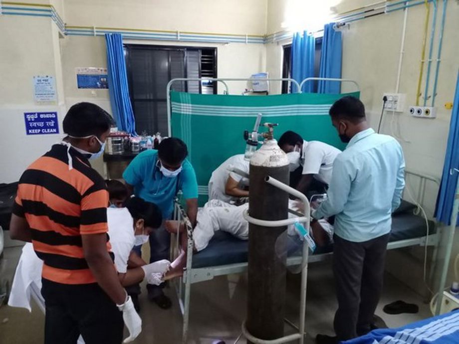 Eight drown while collecting mussels in river in Karnataka | Headlines
