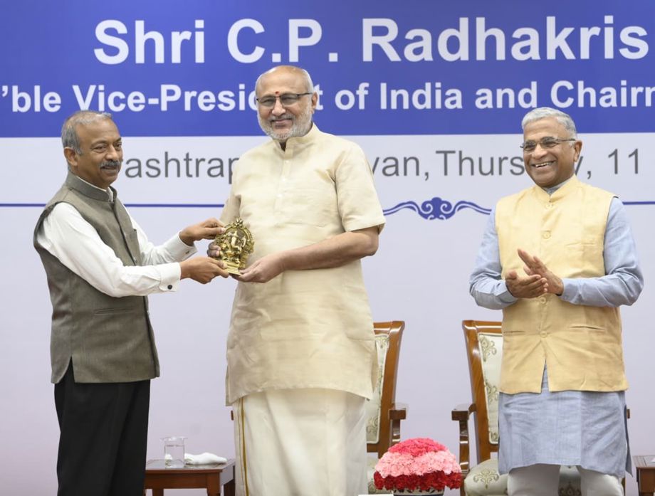 Vice President Urges Young Journalists to Uphold Truth and Integrity ...