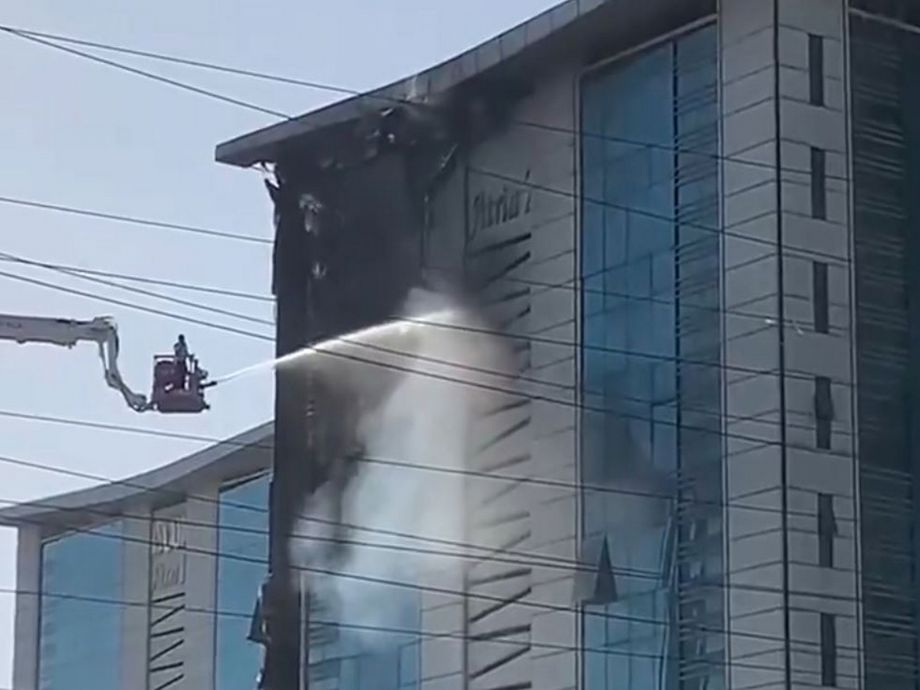 Blaze in Vadodara: Firefighters Battle Flames in Gotri | Headlines