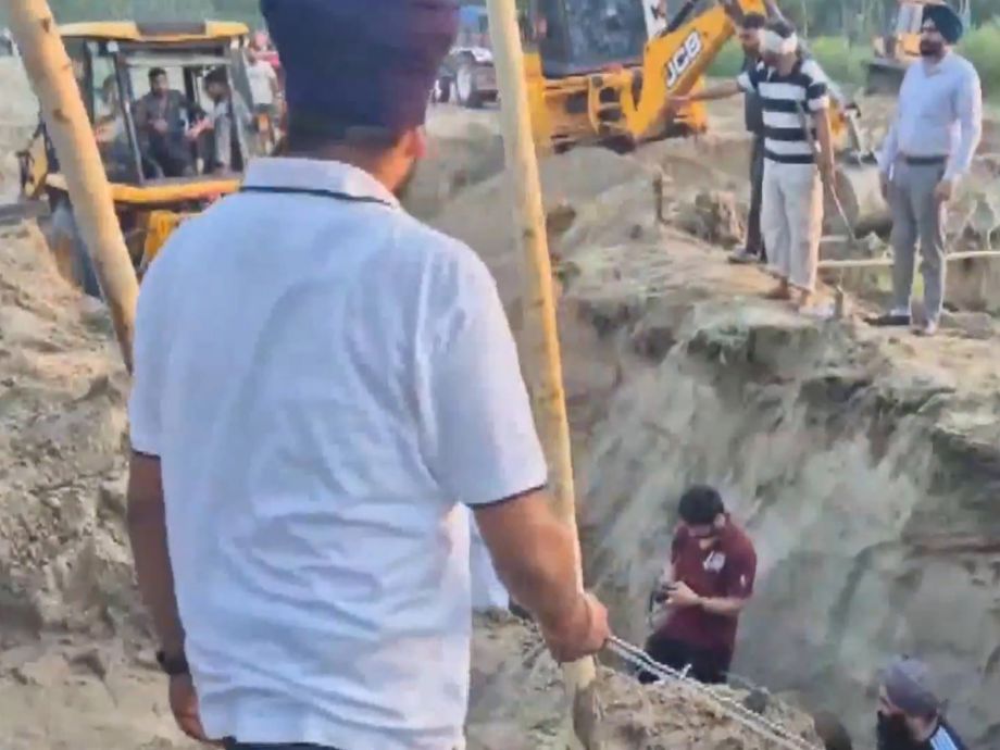 Tragic Park Incident: Laborer Electrocuted in West Delhi | Law-Order