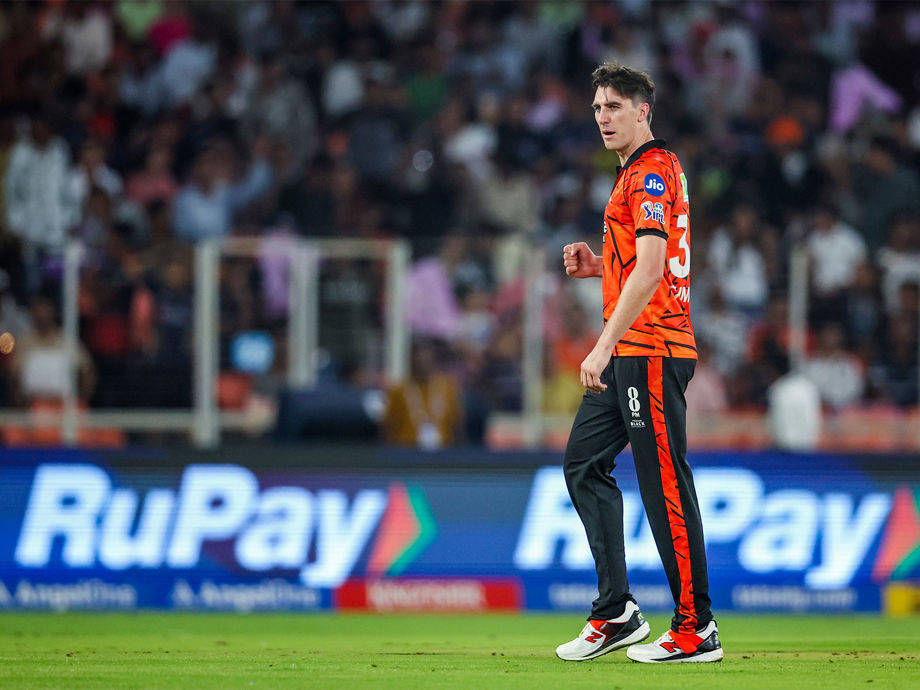 Sunrisers' Bowling Brilliance Restricts Chennai Super Kings | Sports-Games