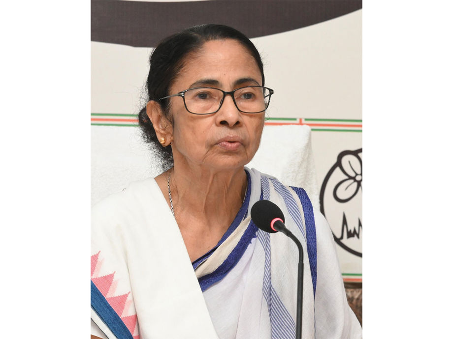 Mamata Banerjee Faces FIR for Allegedly Hurting Religious Sentiments ...