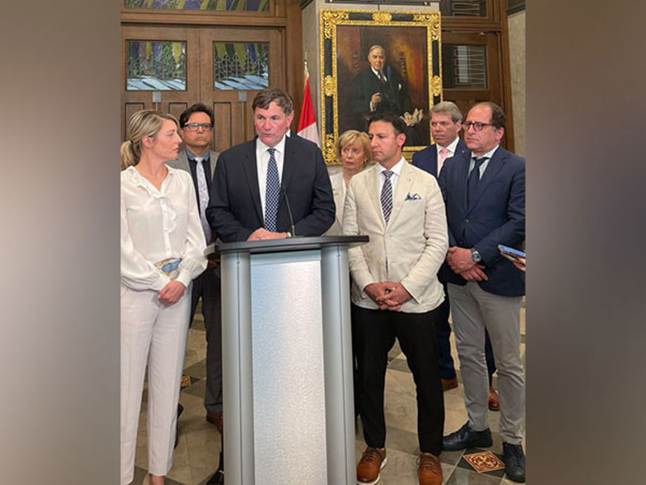 Canada and U.S. Explore Bilateral Trade Deals Amidst Free Trade Pact ...