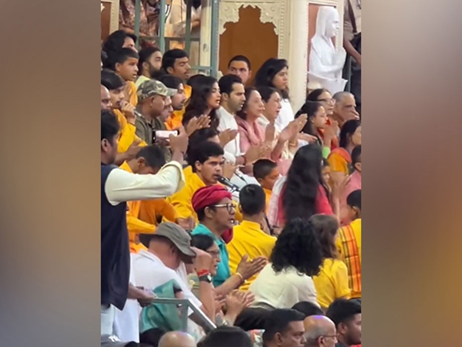 Star-Studded Beginnings: Varun Dhawan and Pooja Hegde Perform Aarti in ...