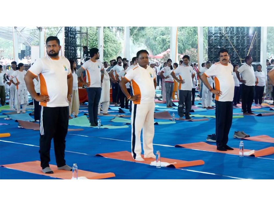 Odisha CM Mohan Charan Majhi leads 12th International Yoga Day ...