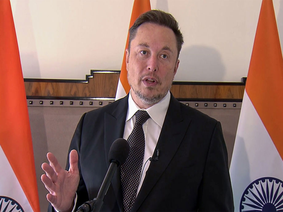 EXCLUSIVE-SpaceX plans to set IPO price at $135 per share, targeting ...