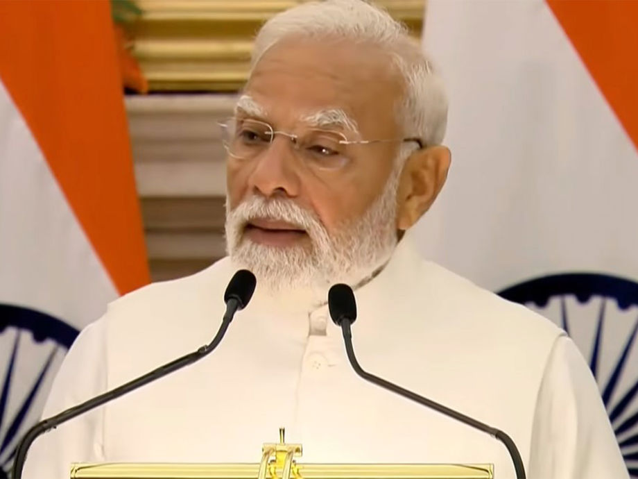 PM Modi Reviews ₹30,000 Crore Infrastructure Projects, Pushes Faster ...