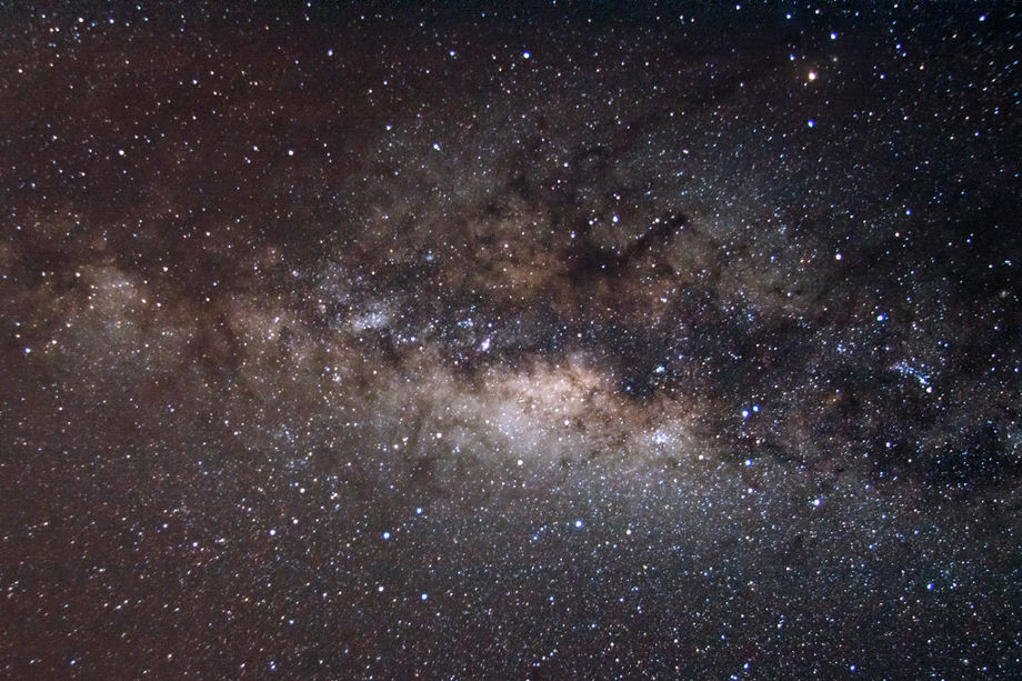 Astronomers discover Milky Way-like barred spiral galaxy in early ...