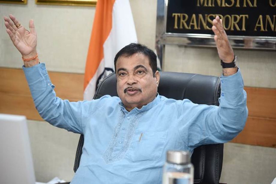 Nitin Gadkari Celebrates 69th Birthday with Well-Wishers in Nagpur ...