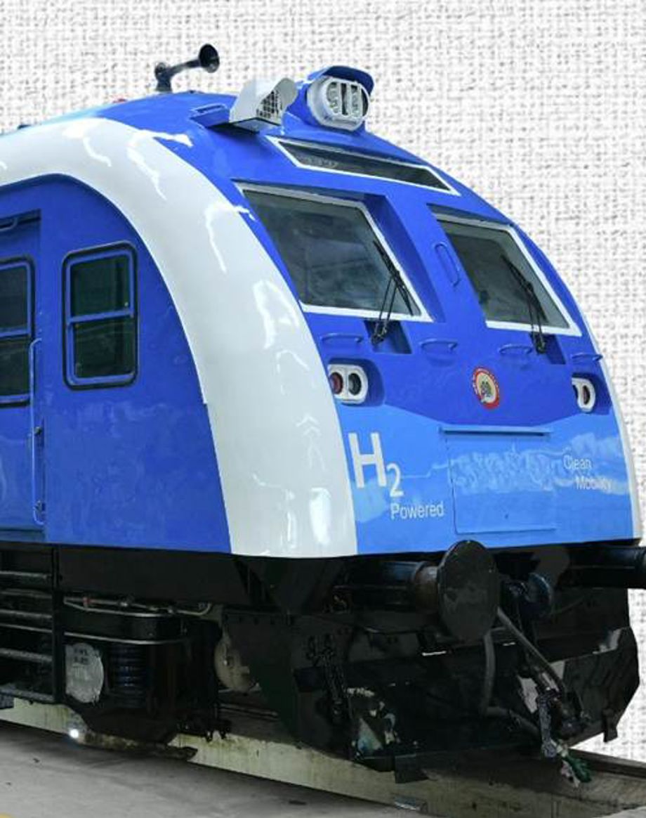 Indian Railways Set to Launch Hydrogen-Powered Train To Boost Green ...