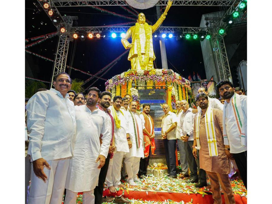 Unveiling Legacy: Tribute to NT Rama Rao by Telangana CM | Headlines