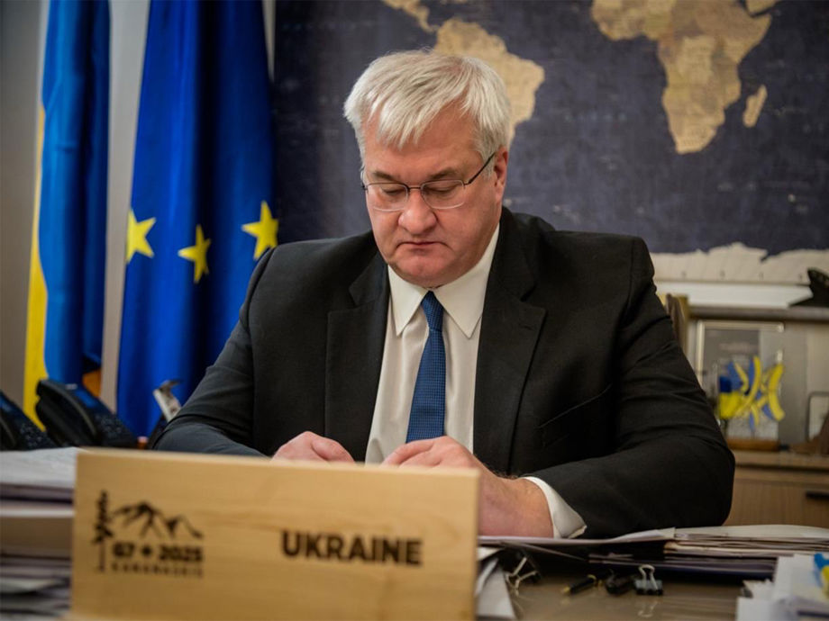 Ukrainian foreign minister calls for dialogue with Poland over army ...